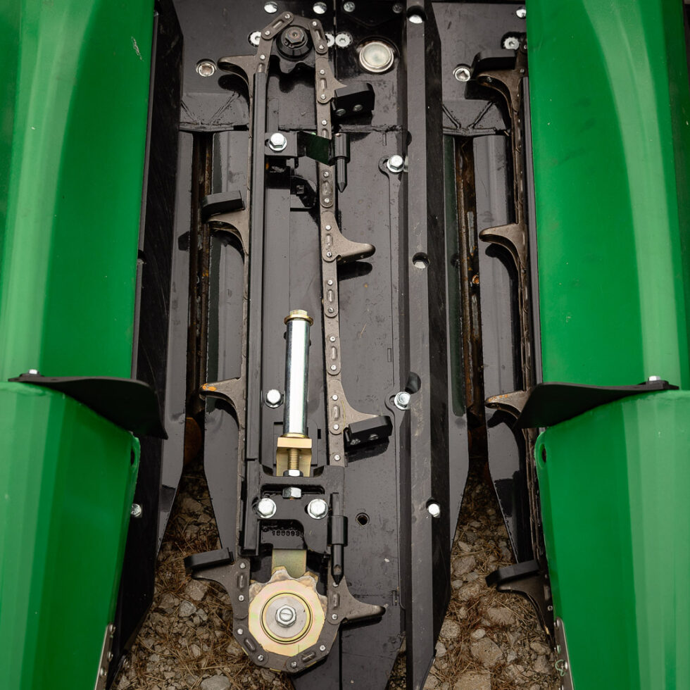 Calmer Built 15-Inch, Row-Independent Corn Head