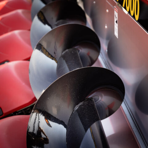 Calmer Built 15-Inch, Row-Independent Corn Head